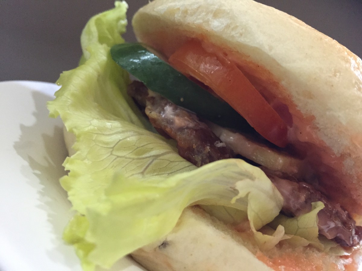 Silliman Caf’s Homemade Burger | sMarkBites